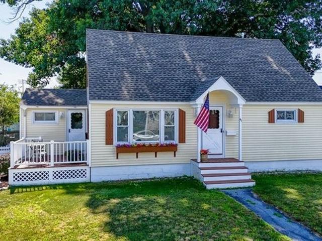 41 Alma St, Lowell, MA 01854