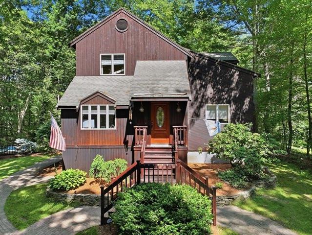 41 Apple Rd, Brimfield, MA 01010