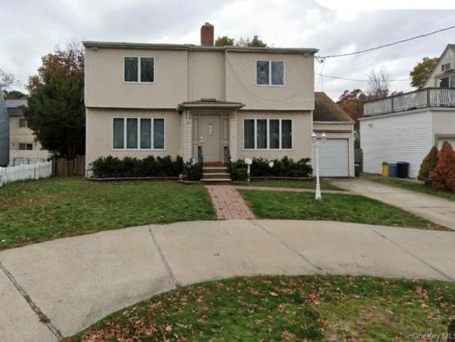 41 Avon Rd, Hewlett, NY 11557