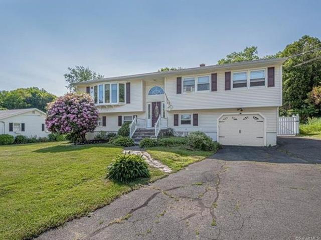 41 Bayview Cir, Wolcott, CT 06716