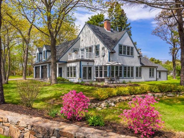 41 Bayberry Ln, York, ME 03902