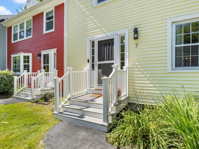 41 Boulder Brook Drive # 7