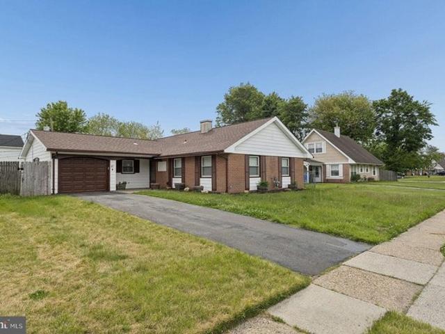 41 Brunswick Ln, Willingboro, NJ 08046