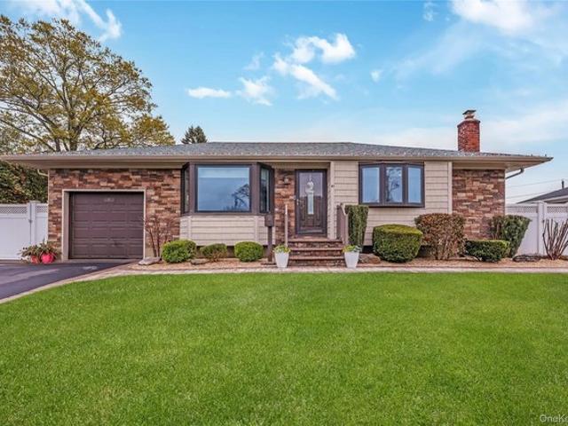 41 Burlington Ave, Deer Park, NY 11729