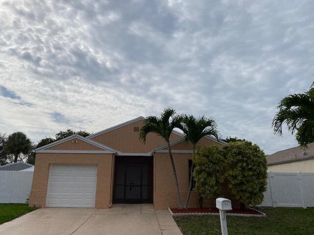 41 Buxton Ln, Boynton Beach, FL 33426 | MLS #B26012 | Compass