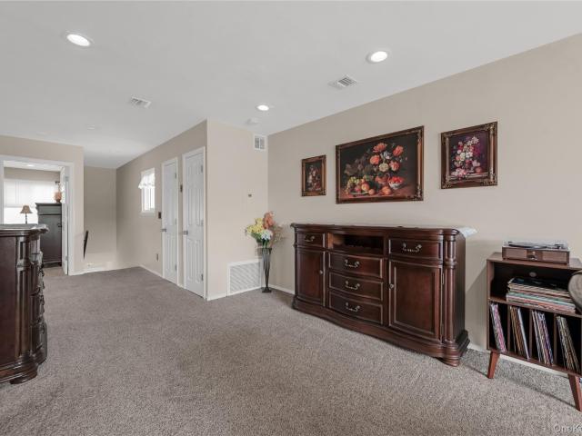 41 Cambridge Drive W