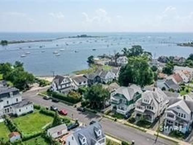 41 Calderwood Ct, Bridgeport, CT 06605