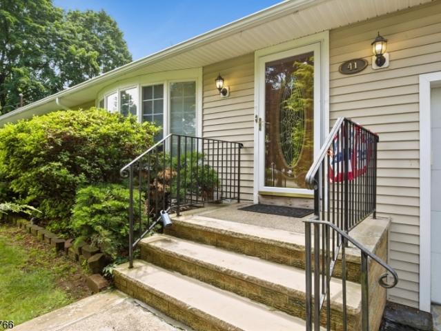 41 Carey Rd