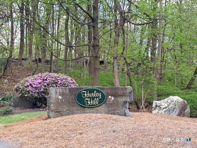 41 Chatham Ln, Bristol, CT 06010