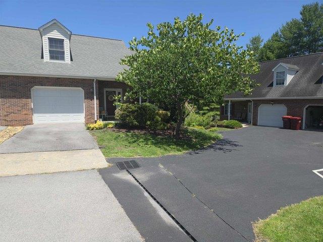 41 Cherokee Ridge Ct, Johnson City, TN 37604