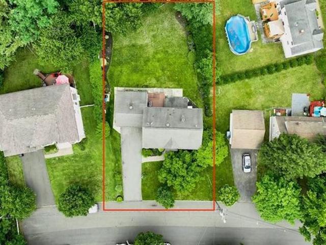 41 Circle Dr, Paramus, NJ 07652