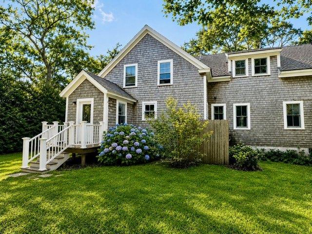 41 Cook Rd, Vineyard Haven, MA 02568