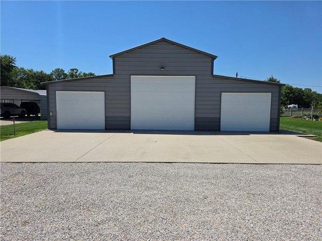 41 Clear Creek Dr, Neoga, IL 62447