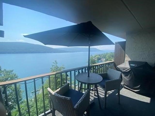 41 Cliffside Dr, Canandaigua, NY 14424