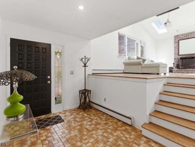 41 Crescent Dr S, Andover, NJ 07821 | MLS #4024