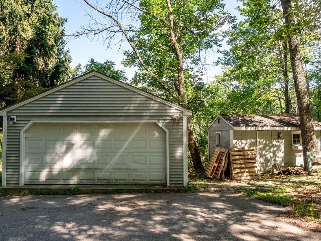 41 Demeritt Avenue