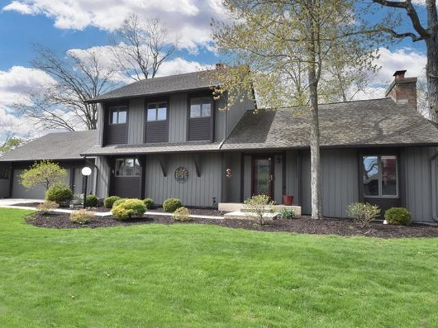 41 E Campus Ct, Wind Point, WI 53402