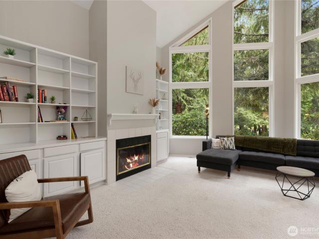 41 E Westlake Place
