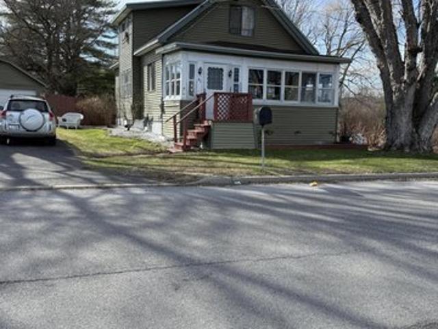 41 Easterly St, Gloversville, NY 12078