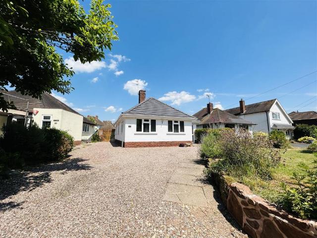 41 Elm Road, Albrighton 2 bed detached bungalow to rent £1,395 pcm £322 pw