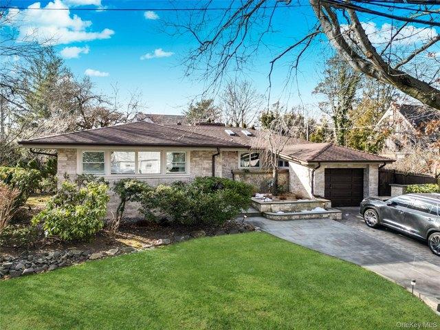 41 Erick Ave, Hewlett, NY 11557