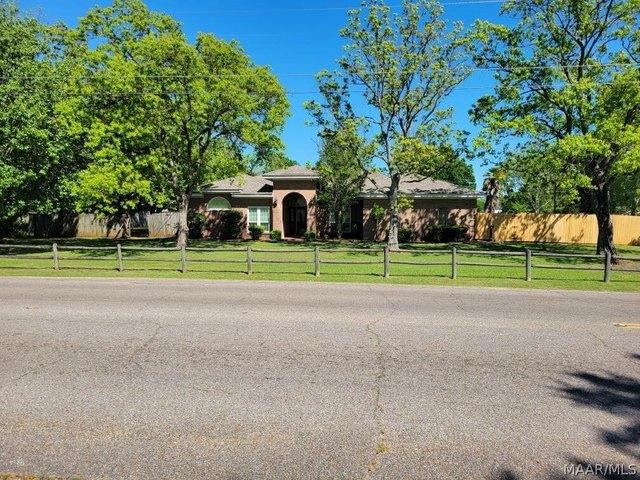 41 Fairlane Dr, Montgomery, AL 36106