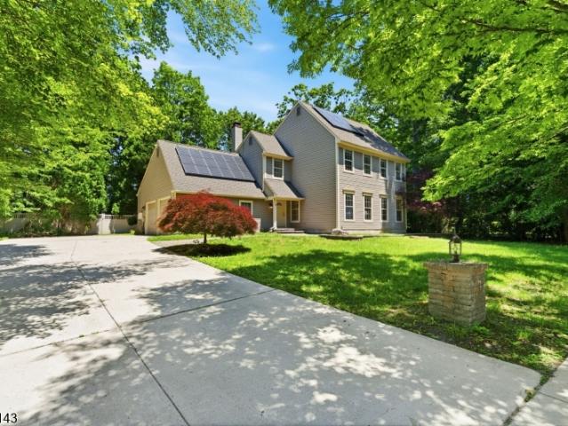 41 Farmhouse Ln