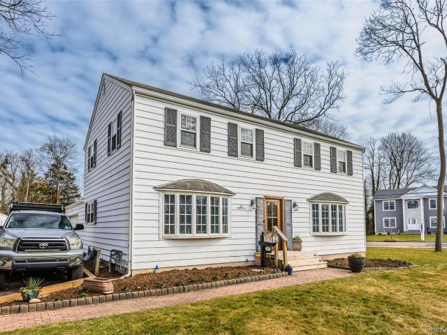41 Gillette Avenue