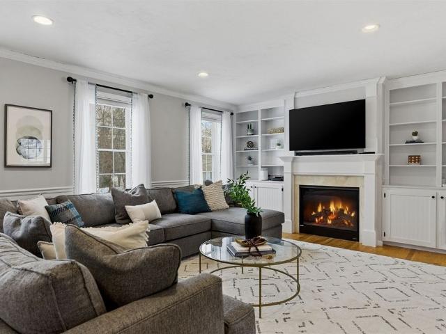 41 Glenvale Ave, Billerica, MA