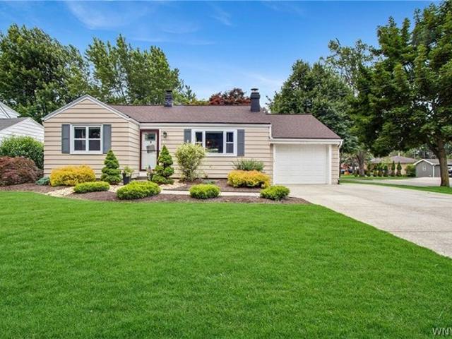 41 Grant St, Lancaster, NY 14086