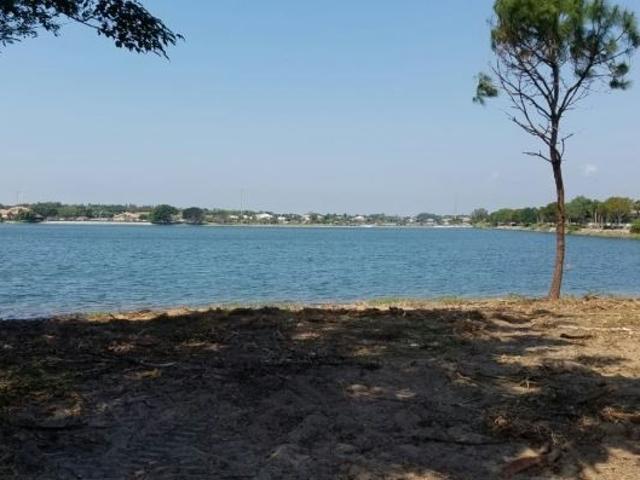 41 Harborage Dr, Fort Myers, FL 33908 | MLS #222059 | Compass