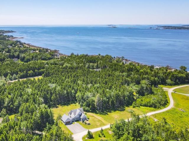 41 Jamesey Ct, Bristol, ME 04554