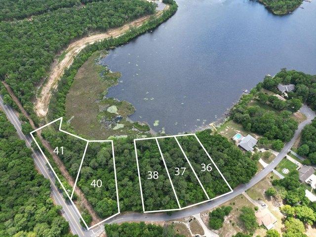 41 Lake Holley Cir, Defuniak Springs, FL 32433