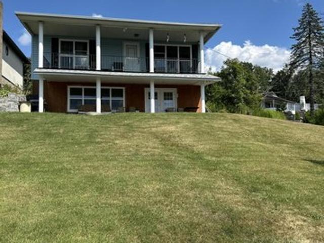 41 Lakefront Ln, Scott Township, PA 18433