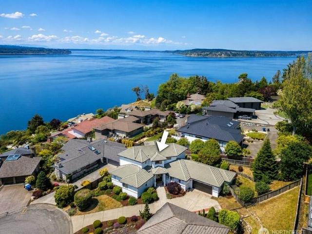 41 Leschi Dr, Steilacoom, WA 98388