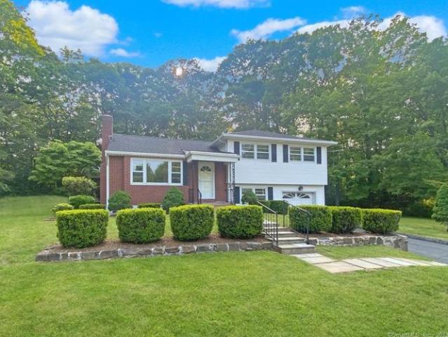 41 Lisa Ln, Middletown, CT 06457