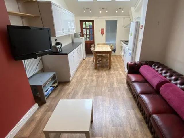 41 Lottie Road, Metchley, B29 6JY, United Kingdom | Room for rent #114039552 | Rentberry