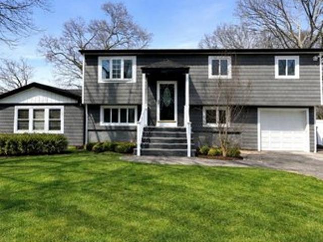 41 Madison Ave, Amityville, NY 11701