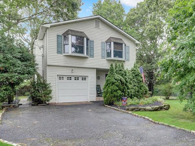 41 Main Ave, Mastic, NY 11950