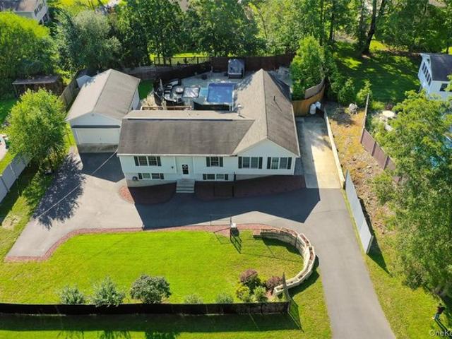 41 Martin Dr, Poughkeepsie, NY 12603