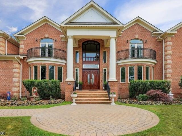 41 Mareu Dr, Watchung, NJ 07069