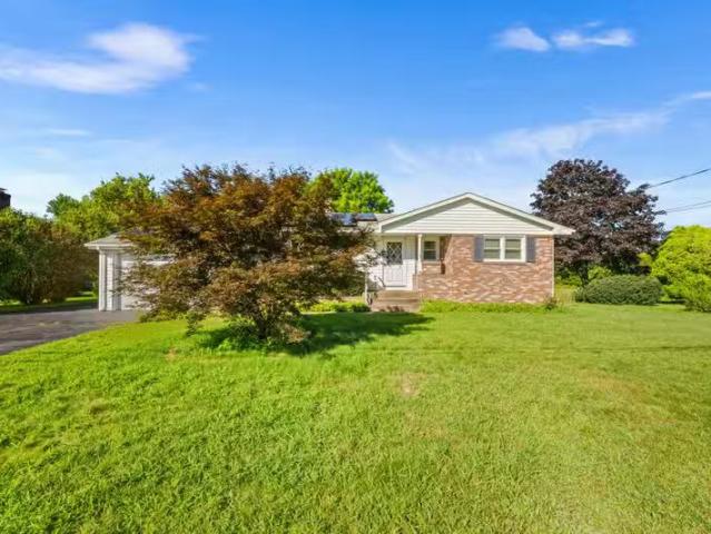 41 MEADOW DR, WATERFORD, CT 06385 Single Family Residence For.