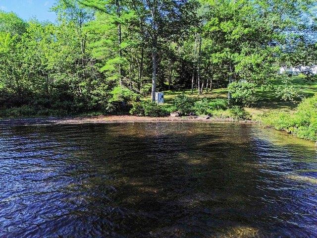 41 Milkweed Ln, Sidney, ME 04330