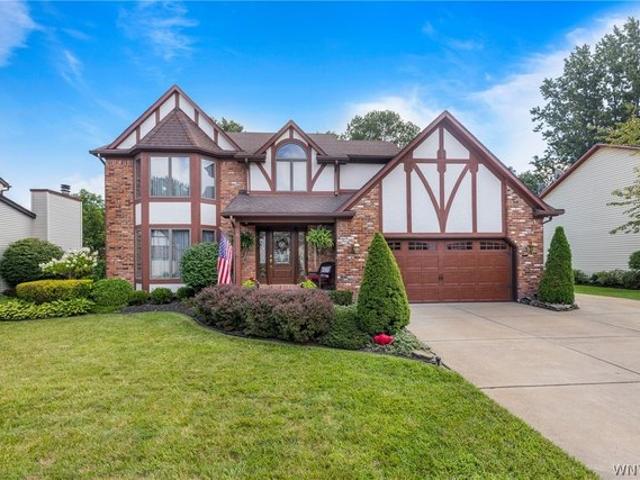 41 Mission Dr, East Amherst, NY 14051