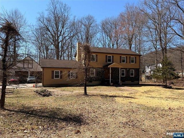 41 Northwood Rd, Hopatcong, NJ 07849
