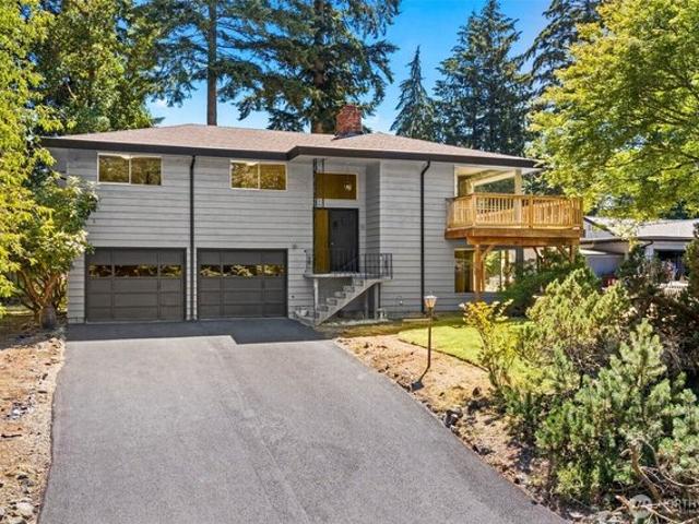 41 NW Doncee Dr, Bremerton, WA 98311