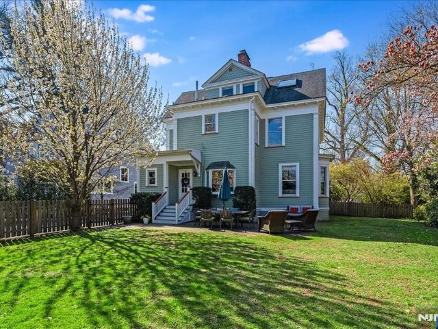 41 Oakwood Avenue