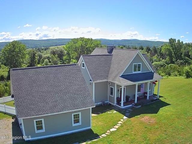 41 Old Farm Rd, Ghent, NY 12075