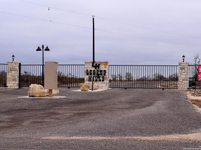 41 Palomino Hls, Uvalde, TX 78801 | MLS #1800 | Compass