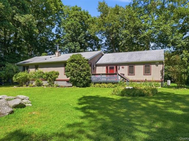 41 Penny Ln, Highland, NY 12528